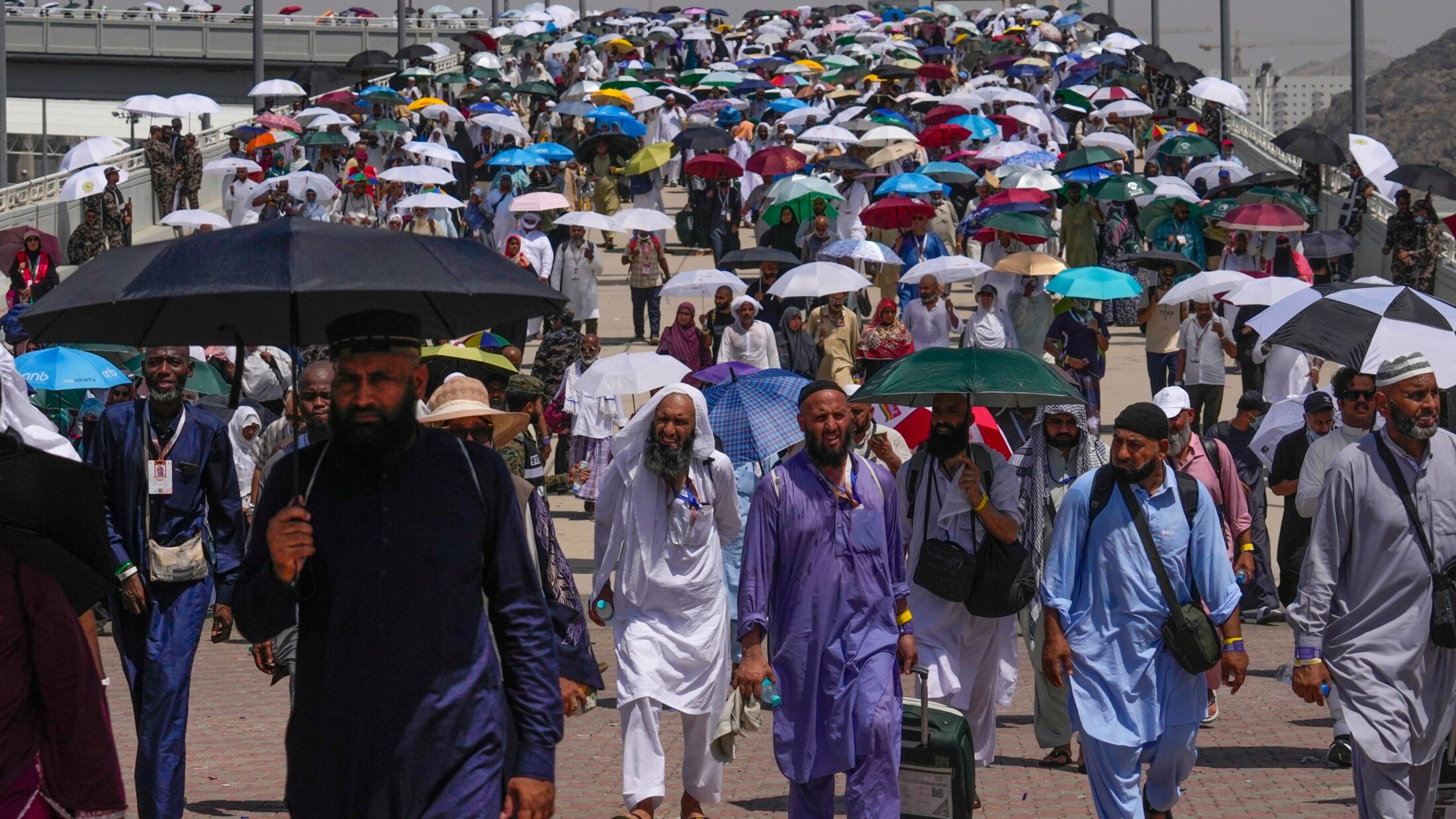 51,8 Grad im Schatten - Mekka: Mindestens 900 Hitze-Tote bei ...