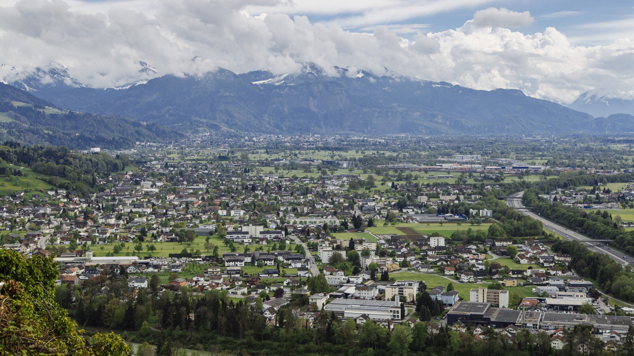 Verbrauch drosseln - Wirtschaft macht gegen neue „Bodenstrategie“ mobil ...
