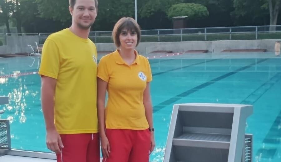 Kind brauchte Hilfe - „Mein Kollege ist sofort in das Becken gesprungen ...