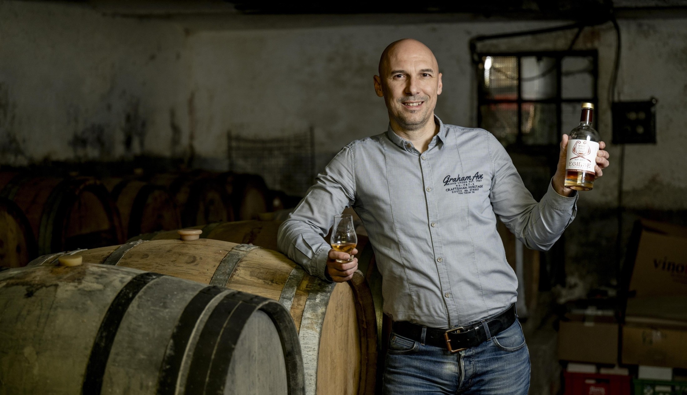 Besucher sind welcome! - Schottischer Whisky aus den blau-gelben ...