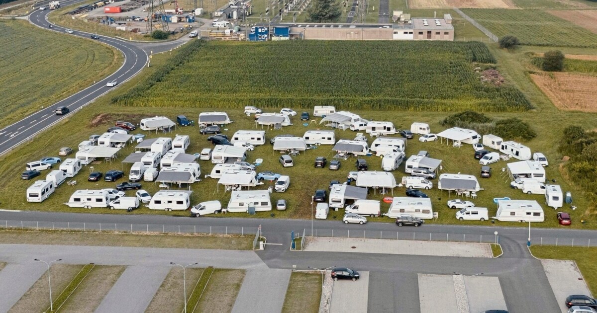 Grambach near Graz - Roma camp in industrial park: “There is no permit ...