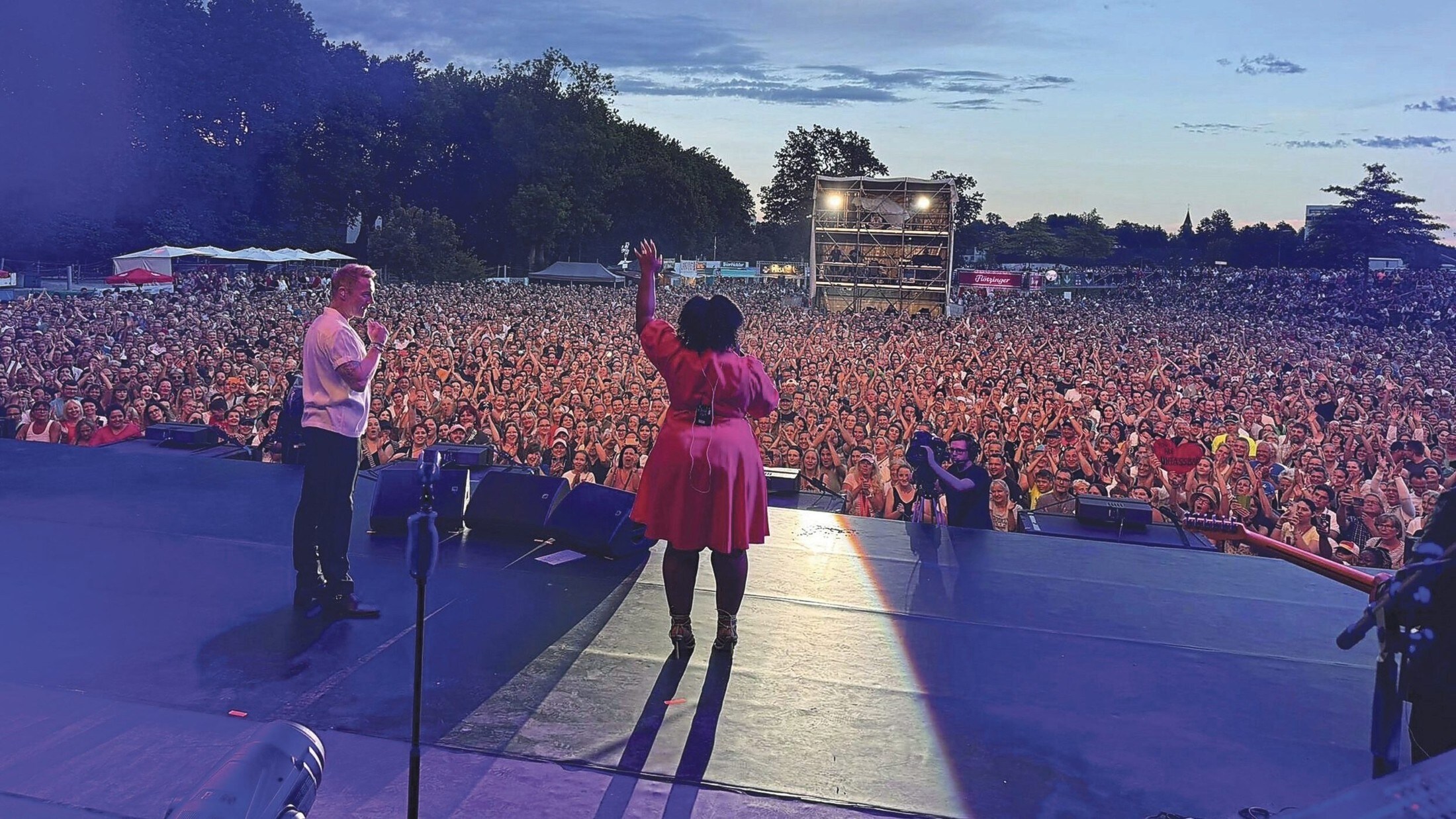 Vor 10.000 Leuten - Kärntens „The Voice“ auf der Bühne mit Top-Star ...