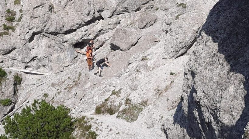 In Saalfelden - Bergretter bringen Deutschen (25) am Seil ins Tal ...