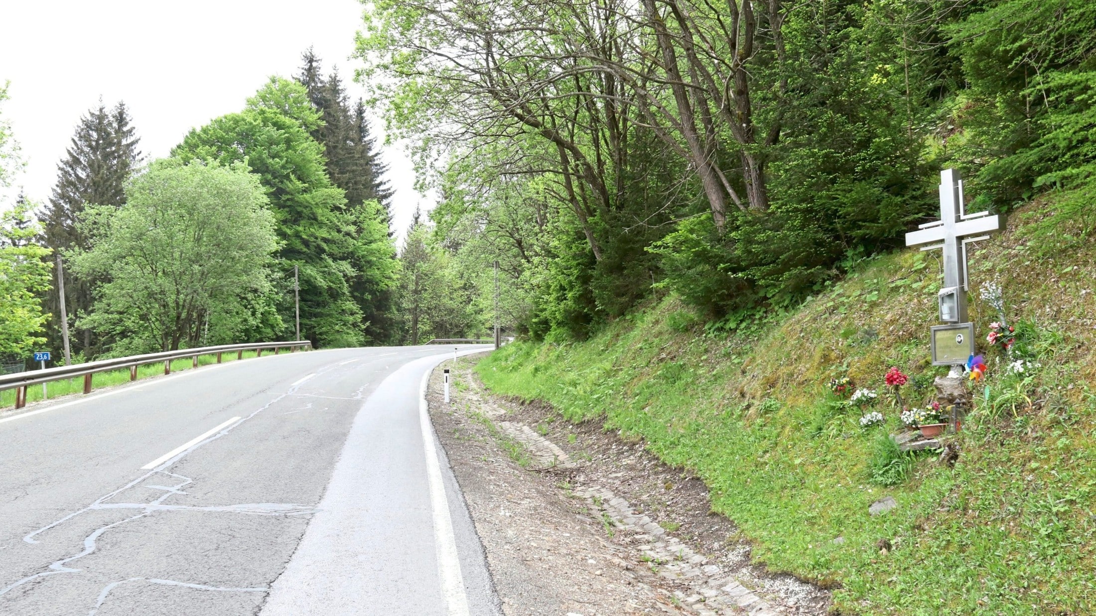 Führerschein weg - Biker (27) raste mit 160 km/h über die Soboth | krone.at
