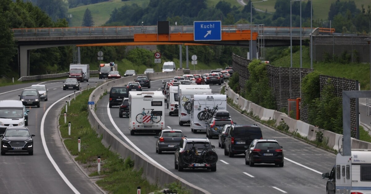 Traffic jam on the A10 - Municipality of Kuchl hopes for eight road ...