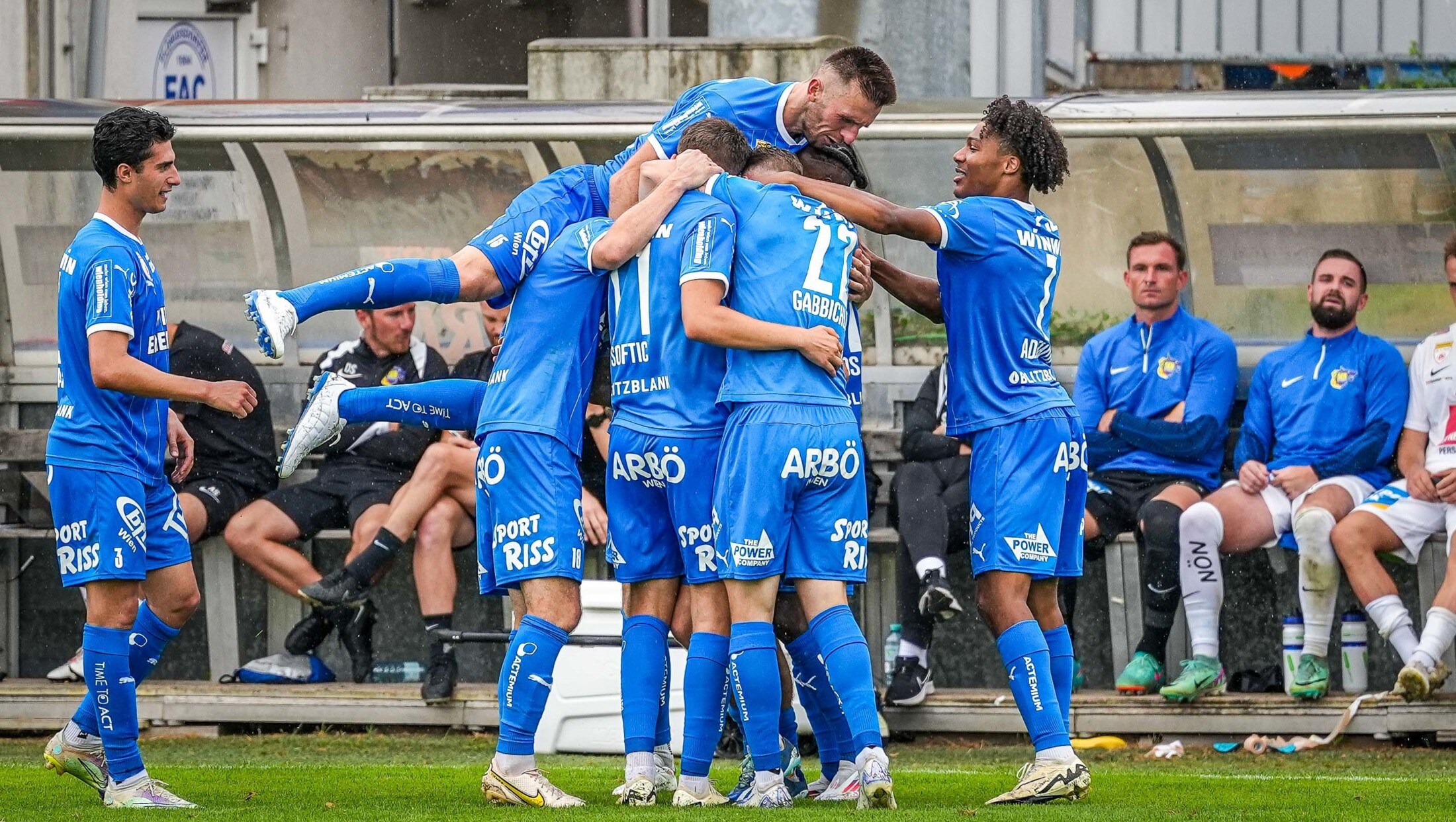 2nd league - Victory over St. Pölten! FAC first league leader | krone.at