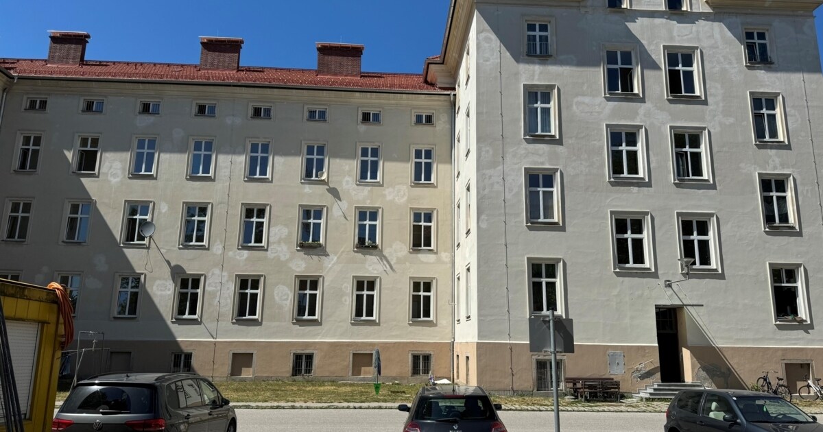 "Smallpox house" - No reserves: façade only half renovated | krone.at