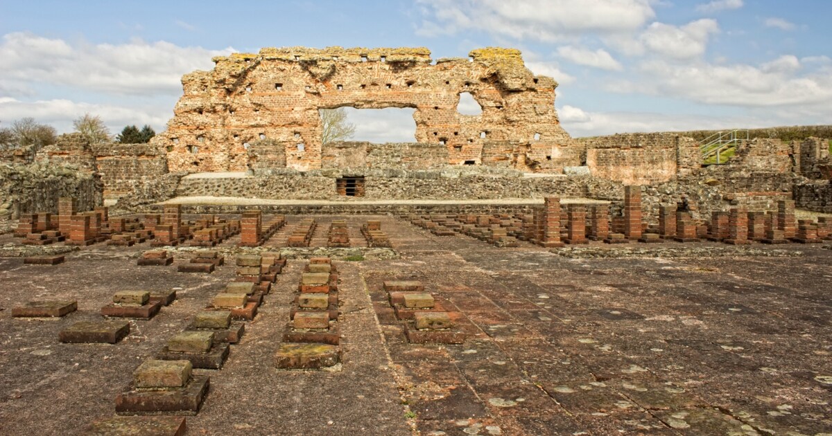 Find in Wroxeter - Roman mosaic with dolphins discovered in England ...
