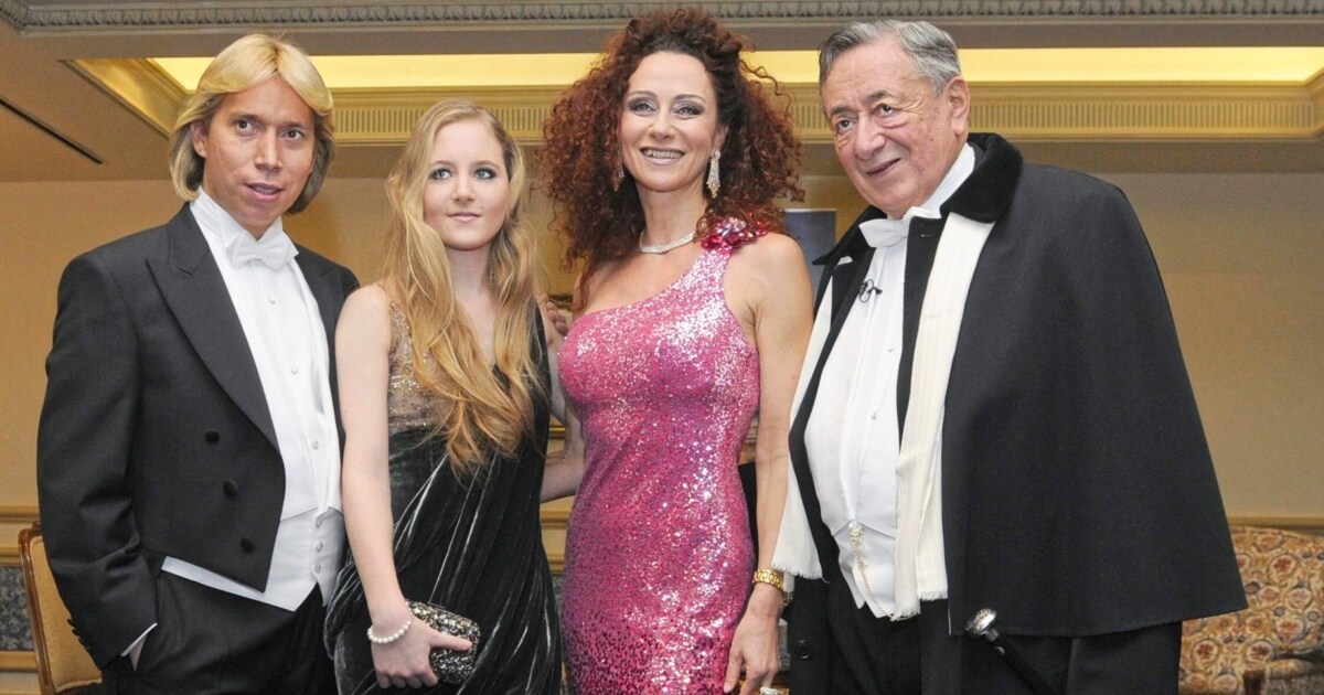 Manager Helmut Werner: - „Lugner-Stempel konnte auch sehr erdrückend ...