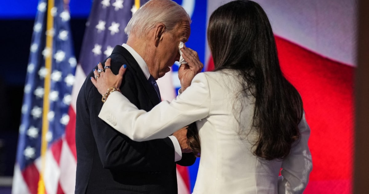 Emotional farewell - Biden bids farewell with tearful speech | krone.at