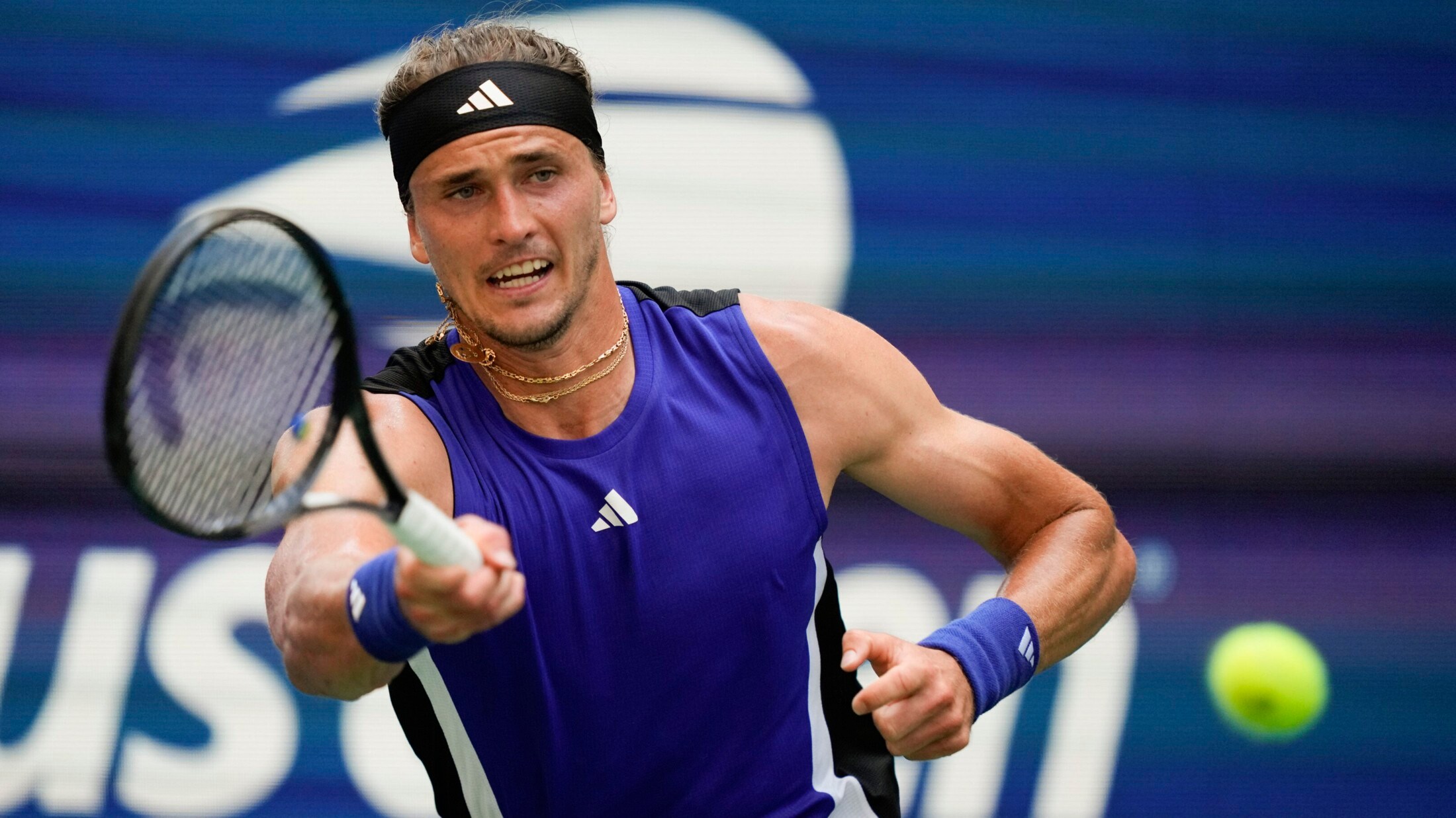 US Open: - Zverev progresses in three sets against Muller | krone.at