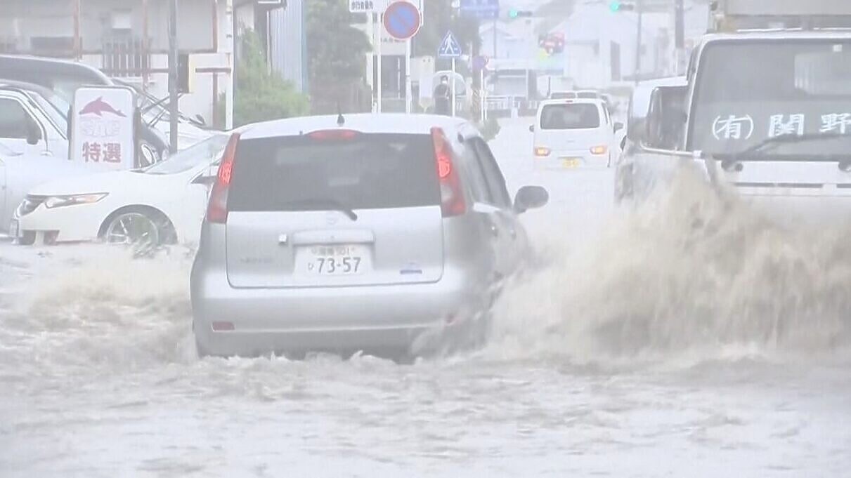 Several fatalities - Tropical storm “Shanshan” continues to keep Japan ...