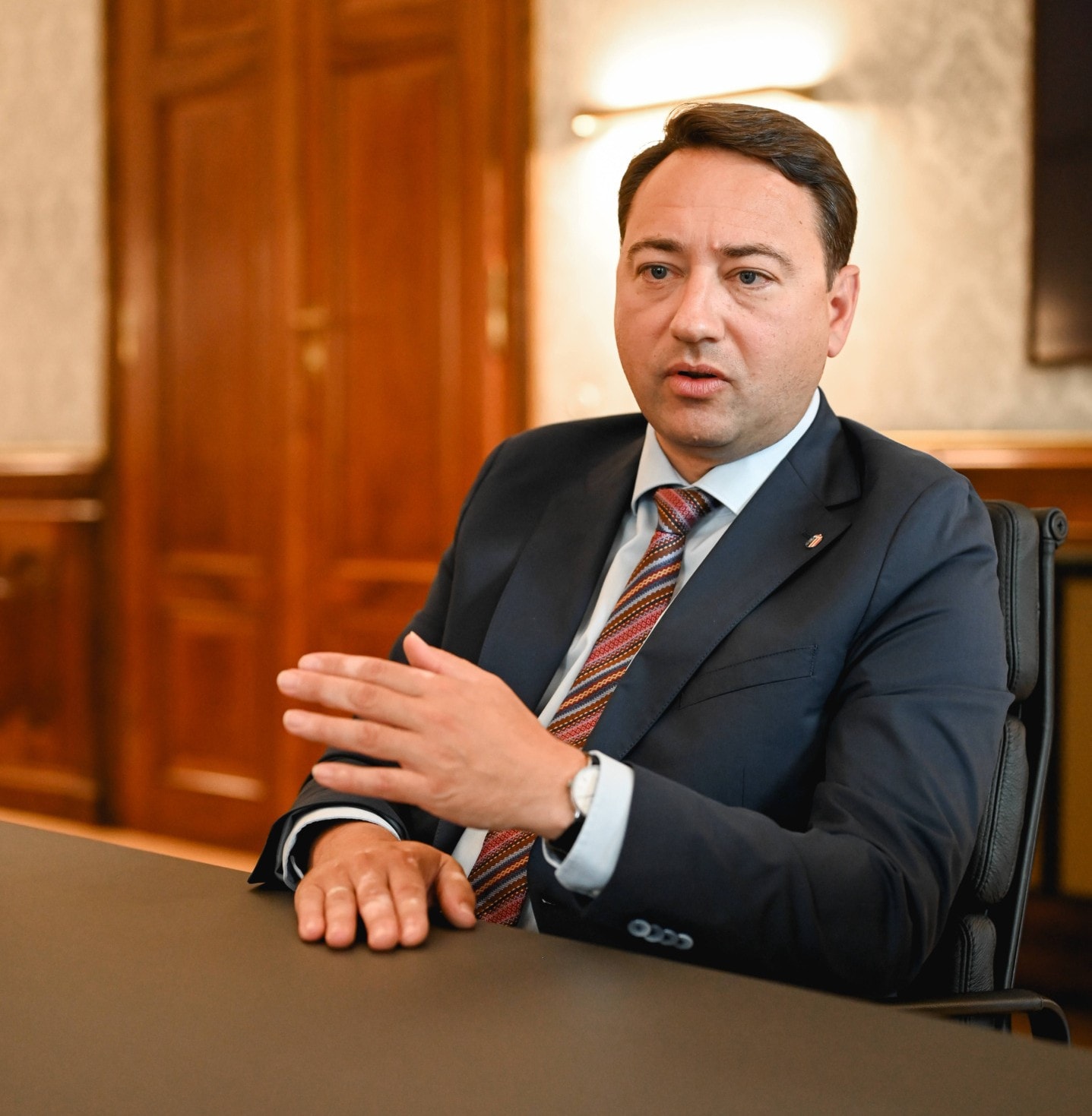 Brown win aurora sex met the provider near Earls Court, and