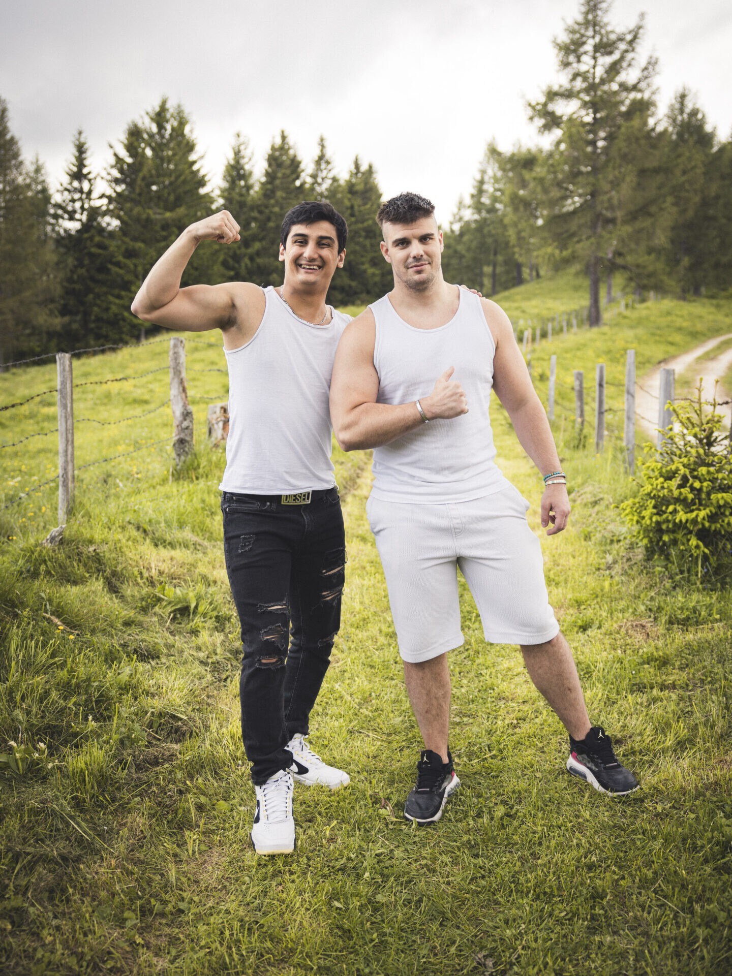 „Tinderreisen”-Stars - Sayed & Kevin ziehen ins ATV-Forsthaus | krone.at