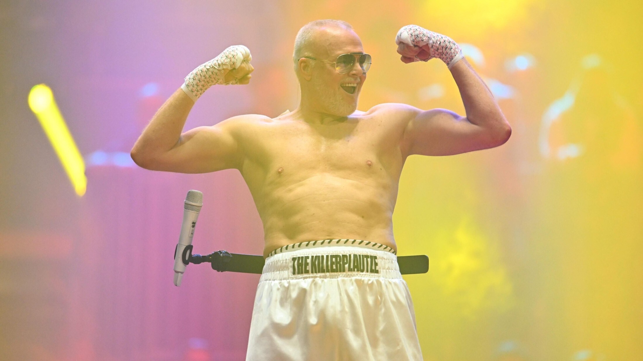 Boxing match only prelude - Stefan Raab celebrates “muscle comeback” on ...