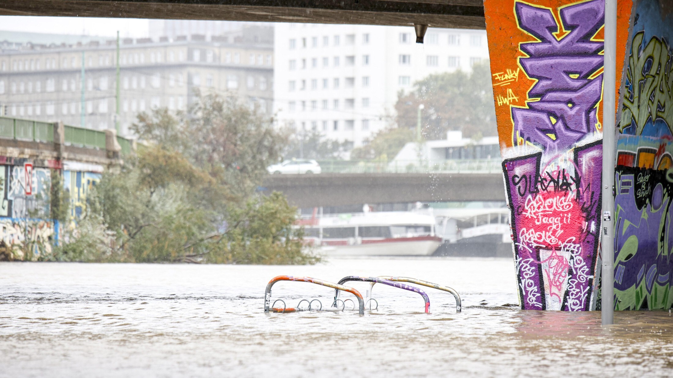 "Landfall" in the city - Dramatic pictures: Vienna in the grip of the ...