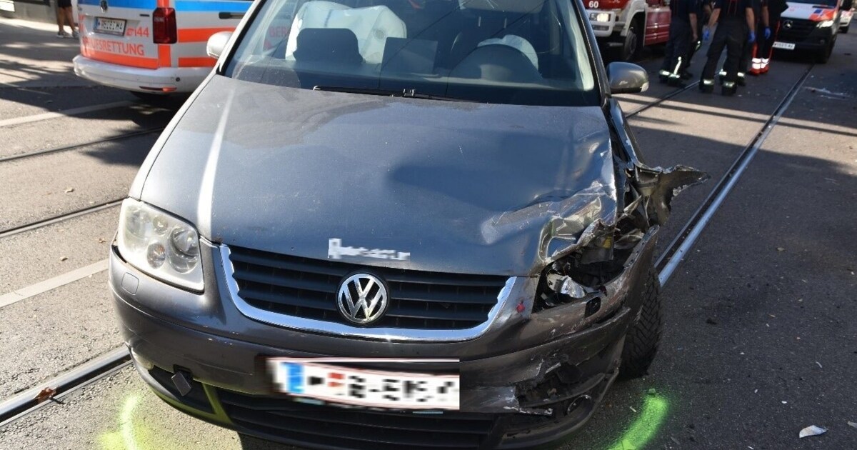 Ursache noch unklar - Biker (43) nach Crash in Wien reanimiert | krone.at