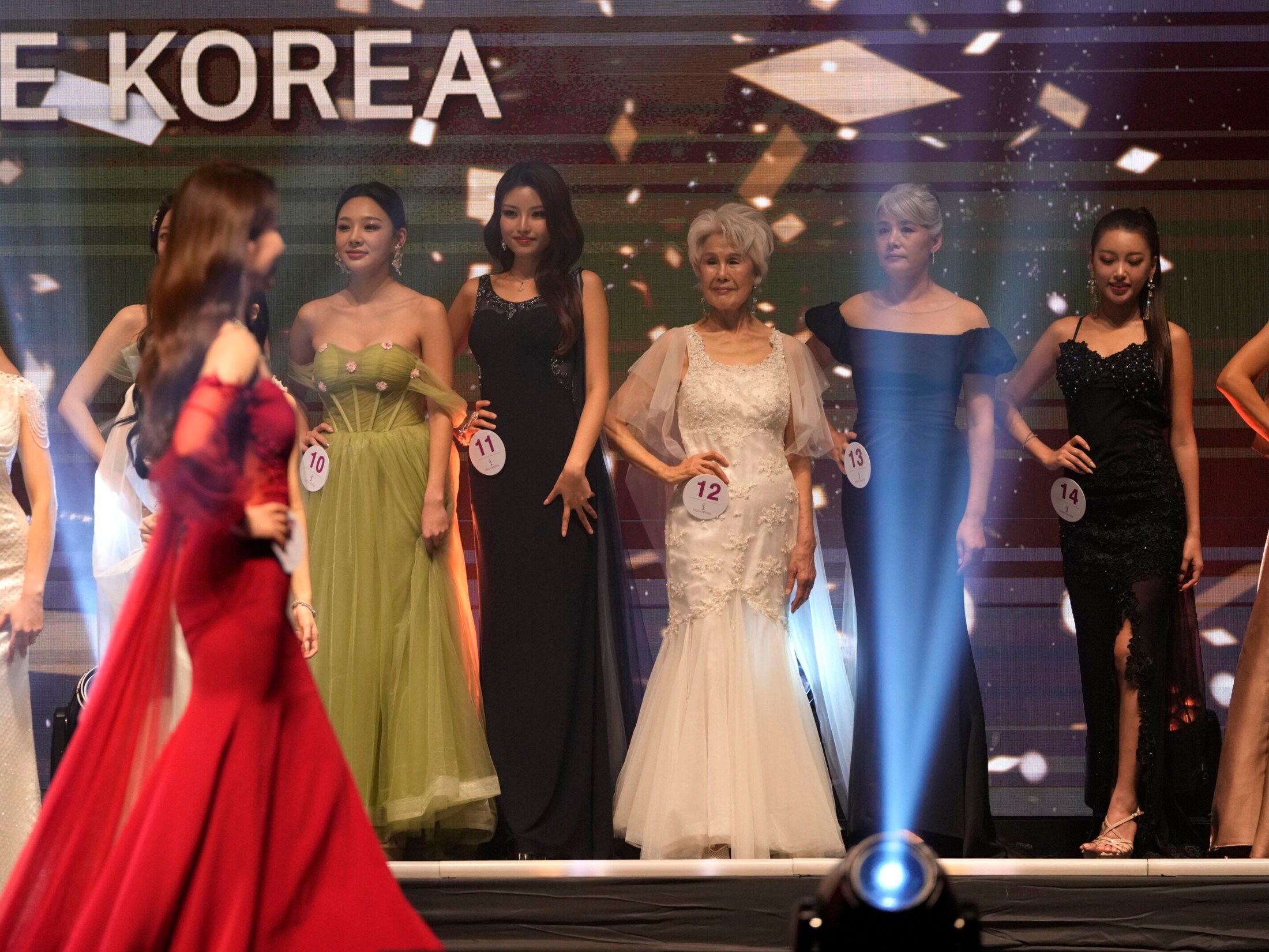 Träume sind alterslos! - 81-Jährige begeistert bei „Miss Universe Korea ...