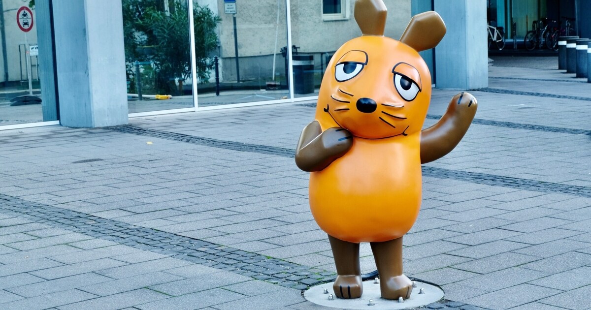 A political action - Popular mouse statue ‘kidnapped’ in Cologne | krone.at