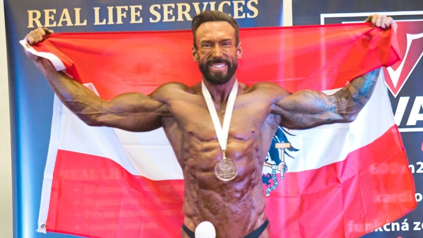 Bodybuilder holt Gold - Ein wahrer Champion macht am Höhepunkt Schluss ...