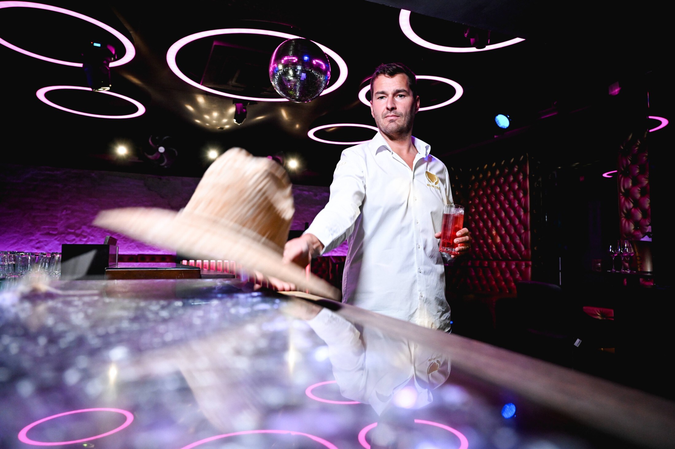 Schluss mit Lokalen - Mit 41 Jahren schon reif für Nachtgastro-Pension ...