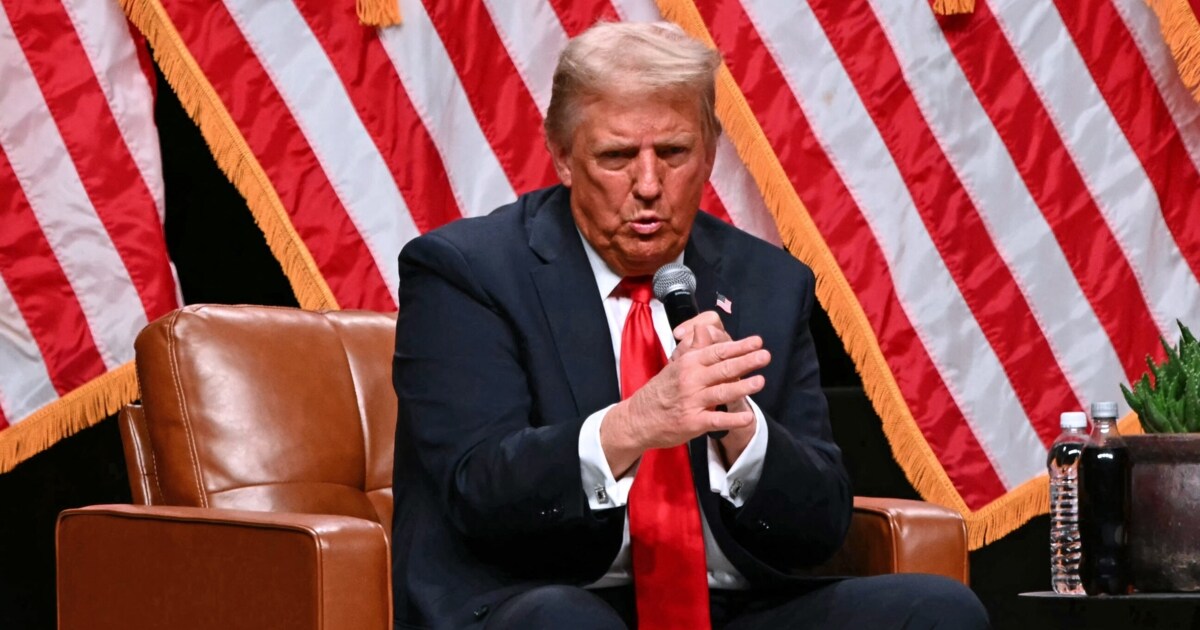 Could also be brown - Trump reveals secret about his skin color | krone.at