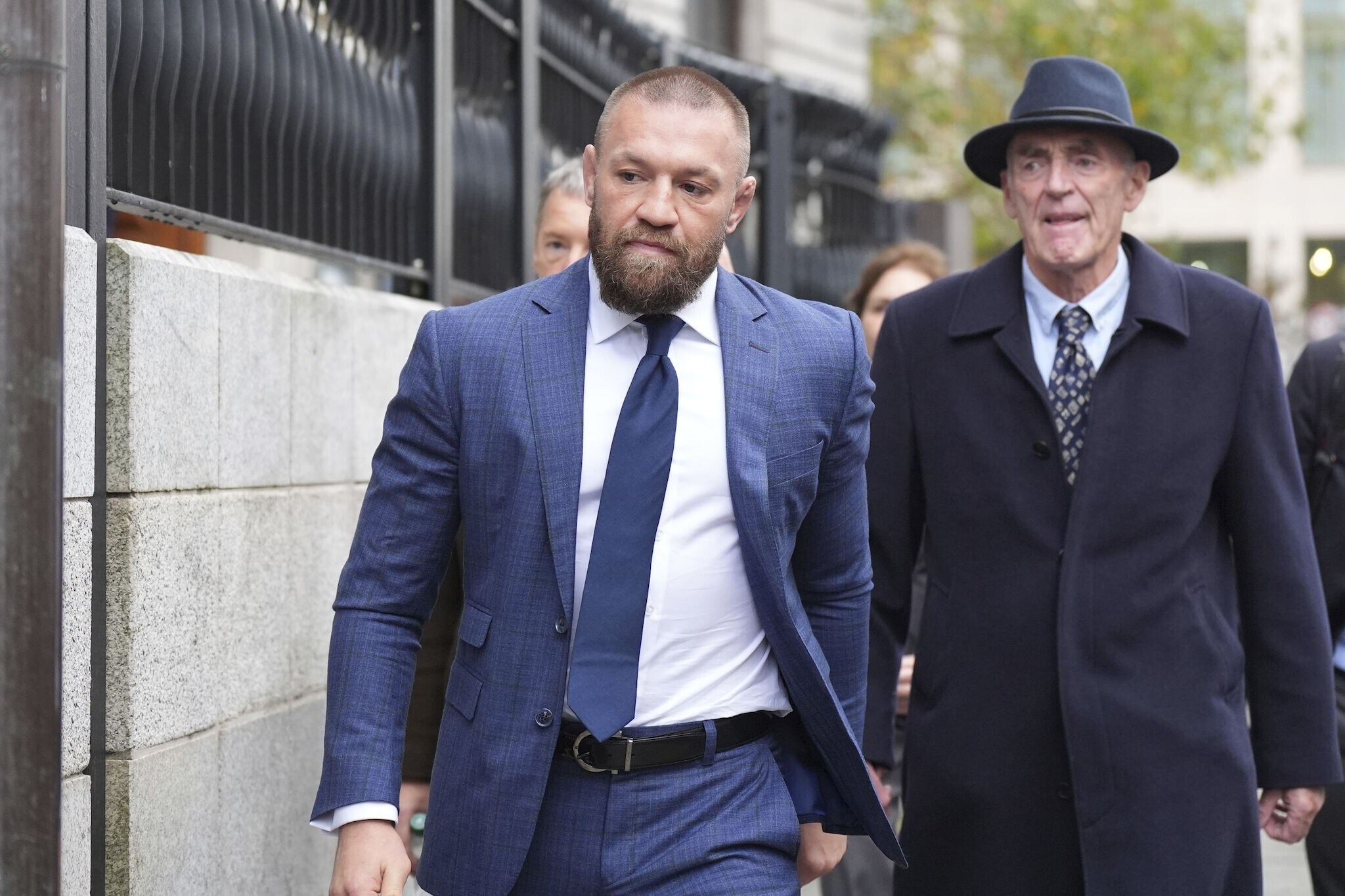 Gegen Influencer Paul - Conor McGregor plant 500-Millionen-Euro ...