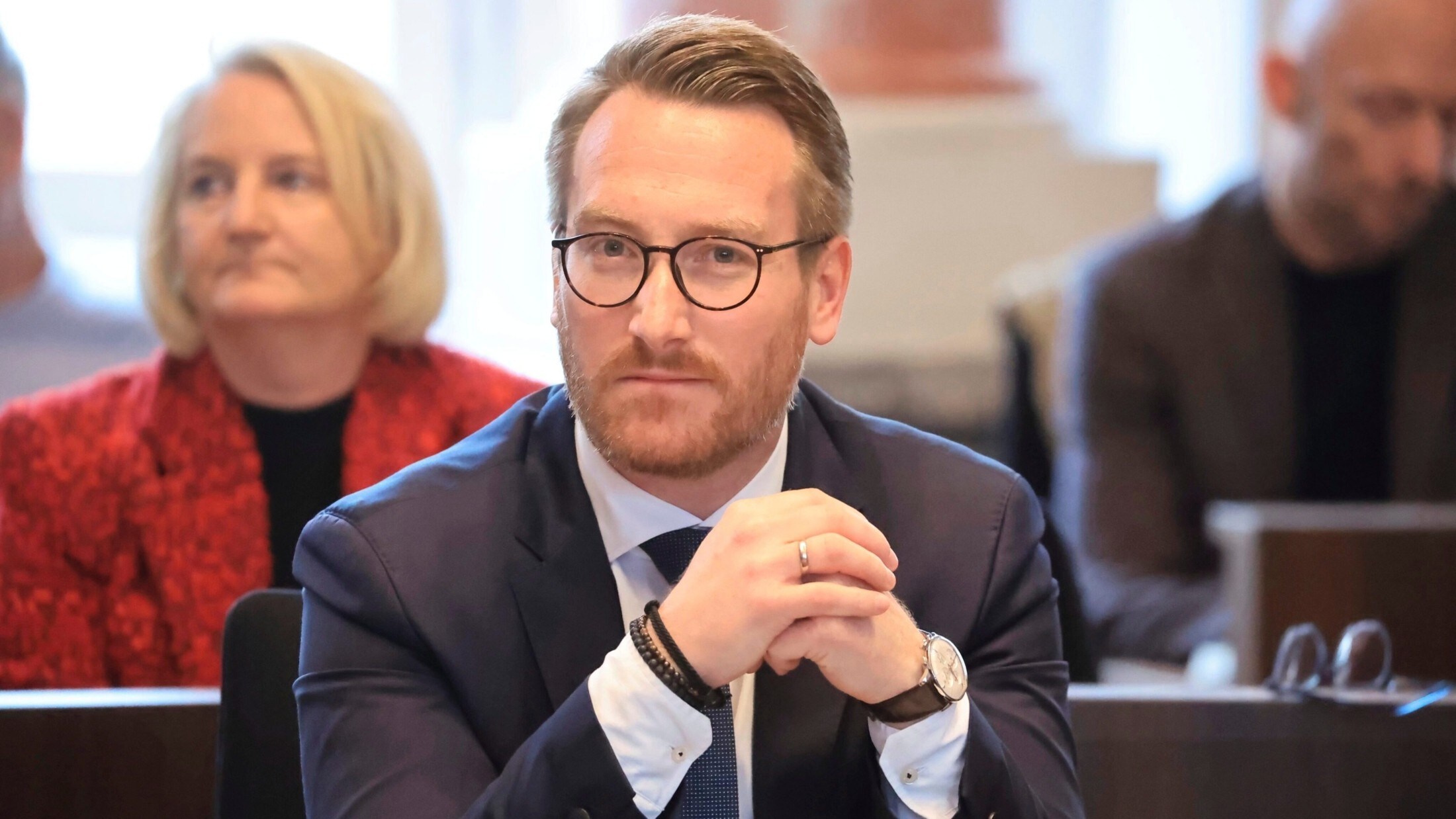 „Neuanfang mit Philip“ - Benko-Jagd-Affäre: 100% für Tirols neuen SPÖ ...