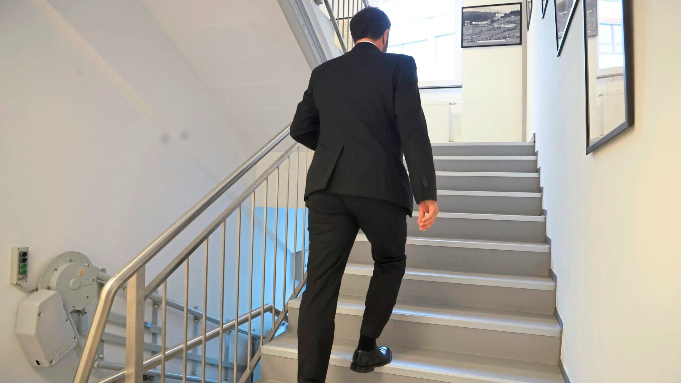 Anfrage von den Grünen - Dornauer: Jetzt soll Minister Antworten ...