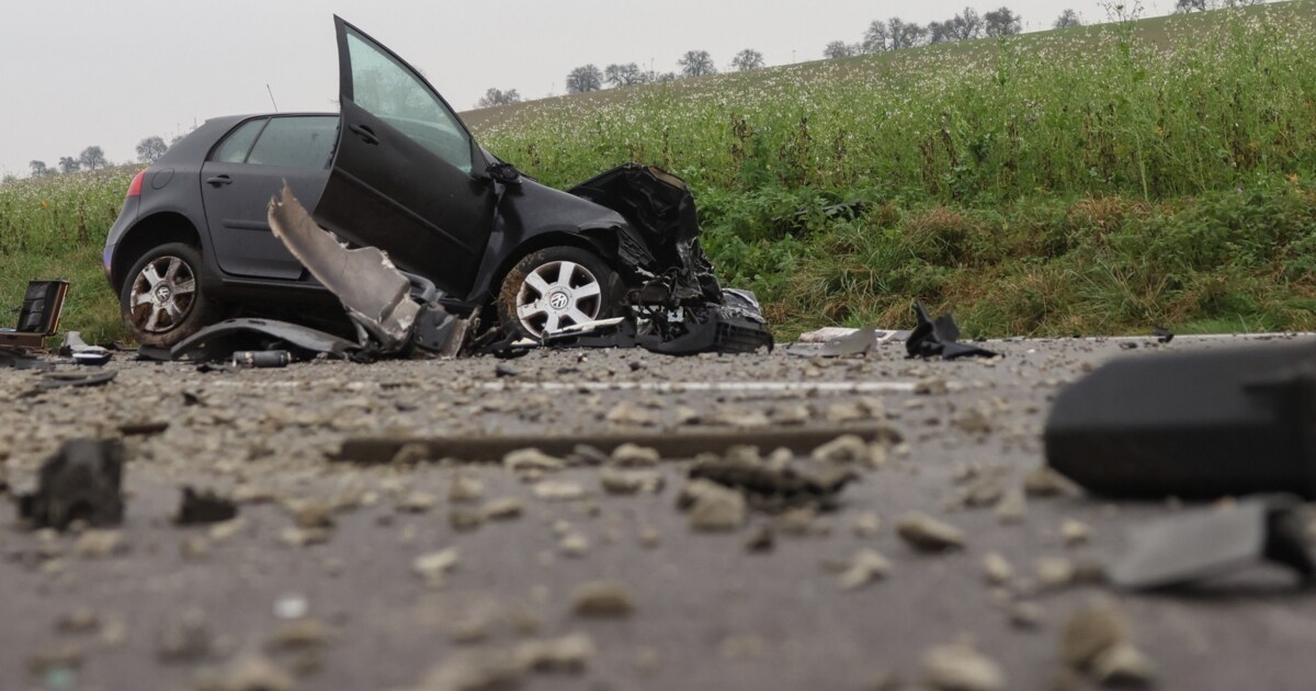 Accident drama in Upper Austria - Driver killed in crash with beer ...