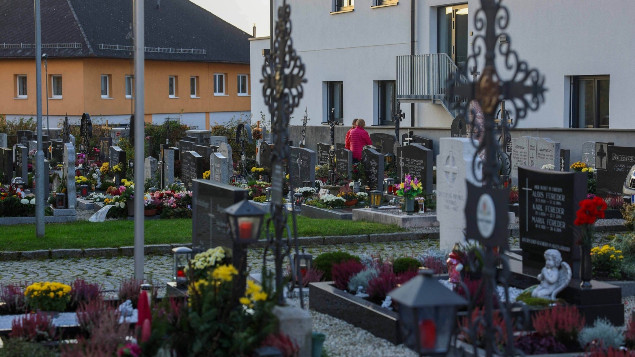 Christliches Begräbnis - Nach Bluttat: „Kommen Mörder in den Himmel ...