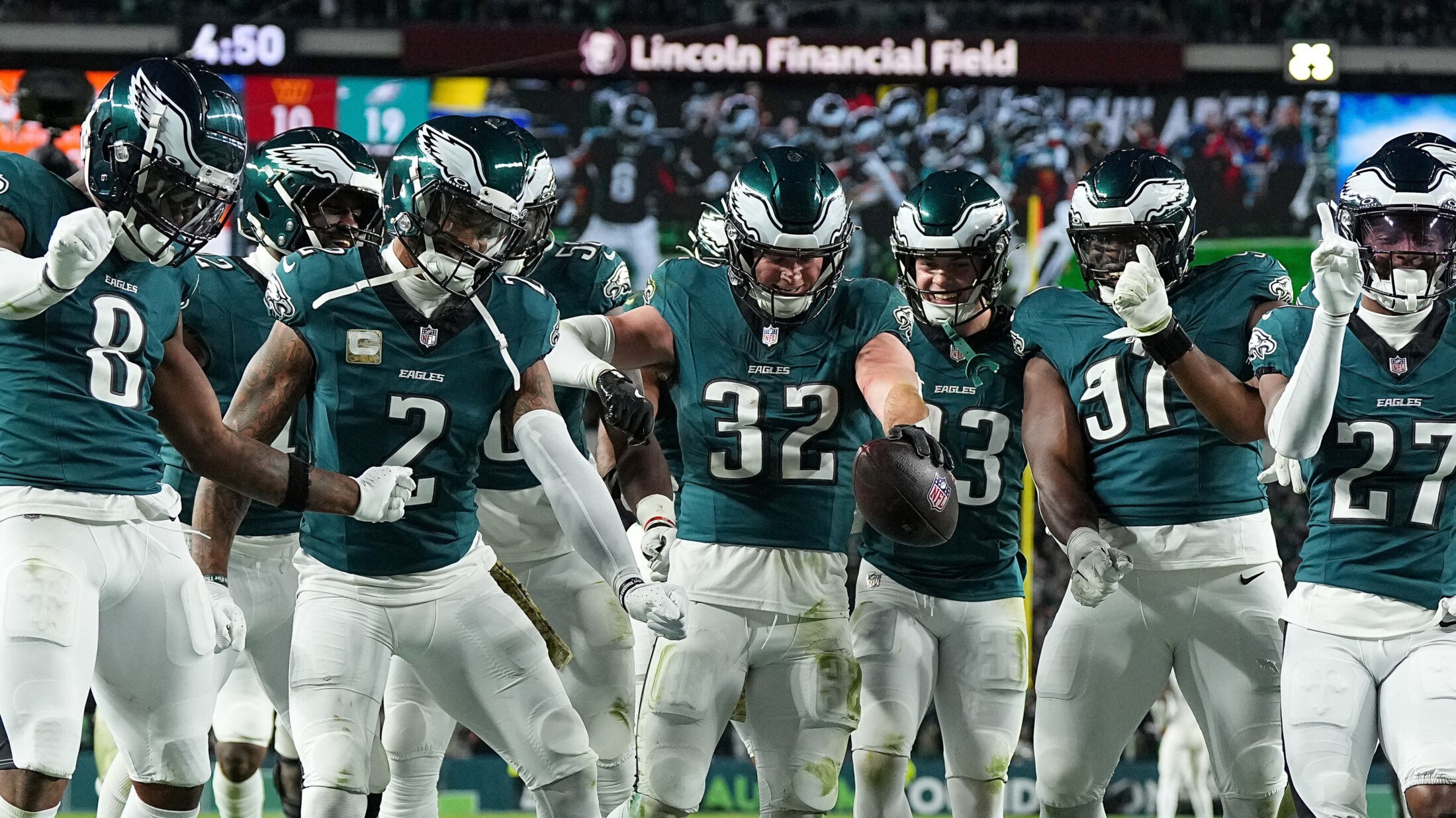 Sieg im Spitzenspiel - Eagles-Wahnsinn: Zwei Touchdowns in 20 Sekunden ...