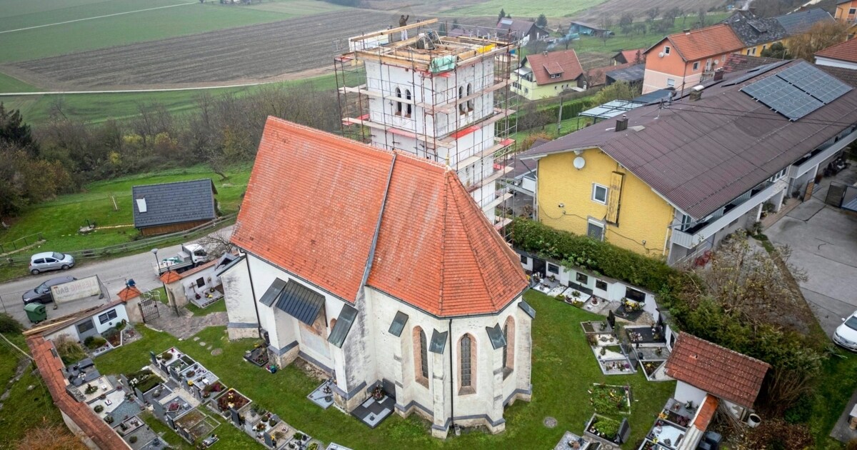 Nach dem Sturm - Geköpfter Kirchturm St. Marxen erhält neues Dach ...