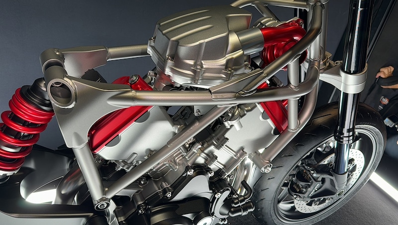 Never seen before! - Honda shows V3 engine with supercharger for ...