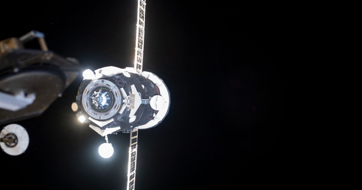 Astronauts alarmed - ISS: “Toxic smell” on Russian space shuttle | krone.at