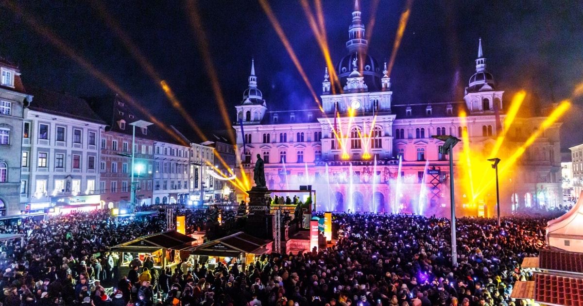 On the main square in Graz - Slide into the New Year with a spectacle ...