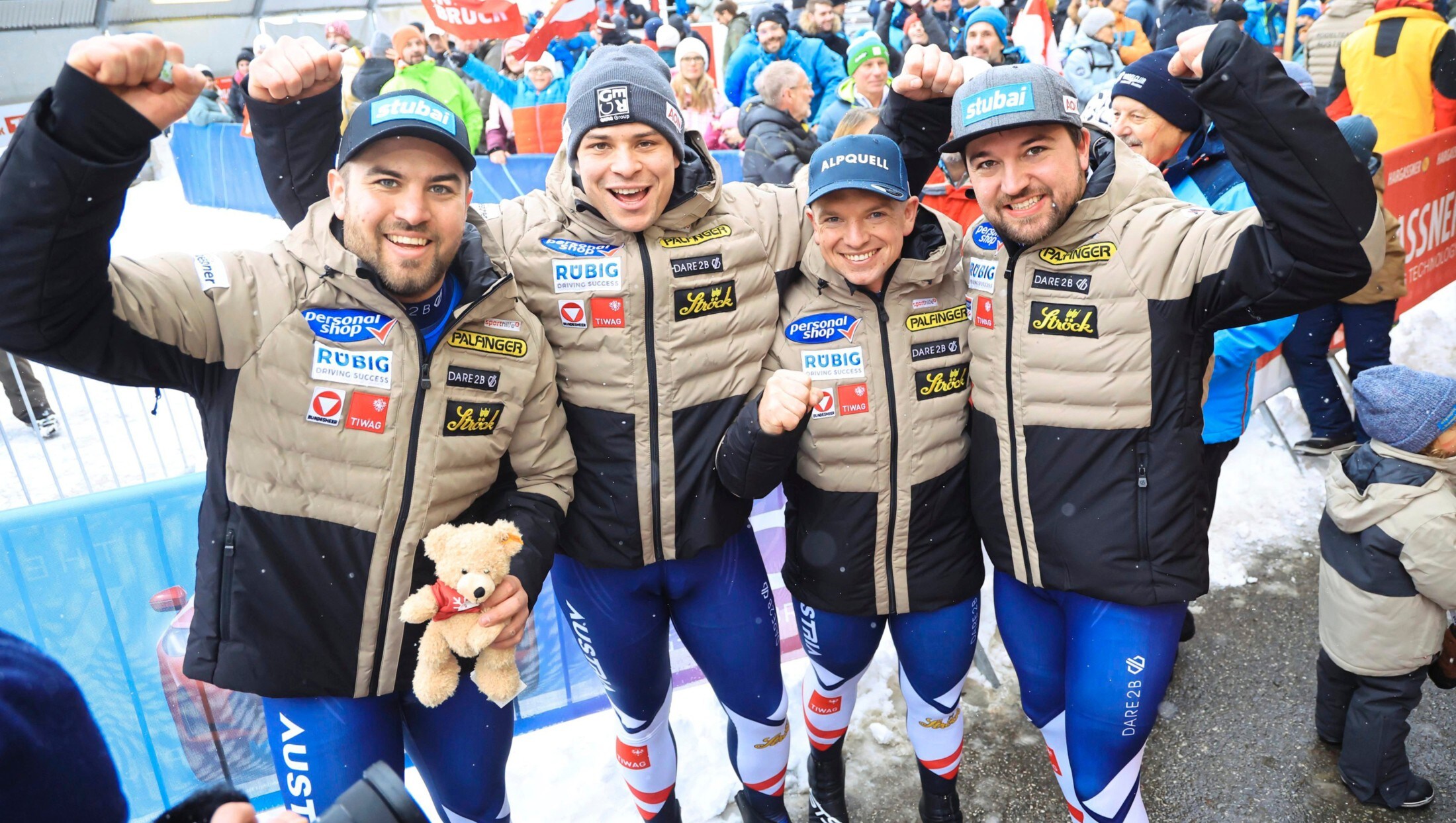 Cheers in the ice channel - Madness! Red-white-red quadruple victory in ...