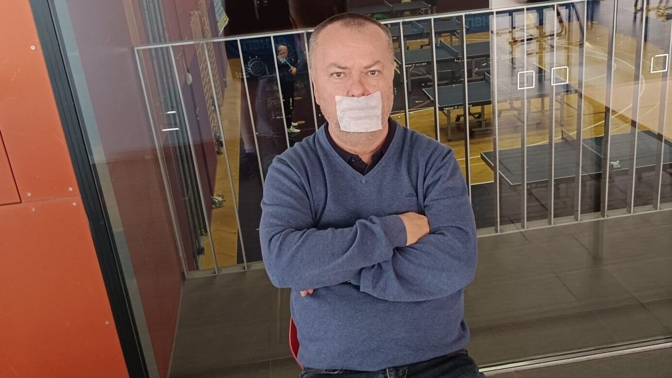Nächster Aufreger - Exzentrischer Wels-Boss klebte sich den Mund zu ...