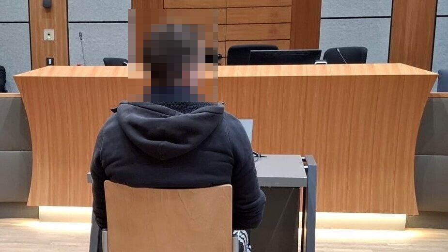26-year-old sentenced - Tyrolean showed Hitler salute to “love song” at ...