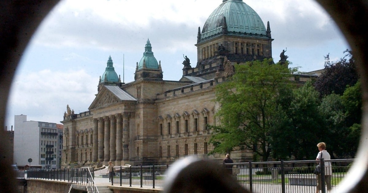 Out after 85 years - Bought during the Nazi era: Family must return ...