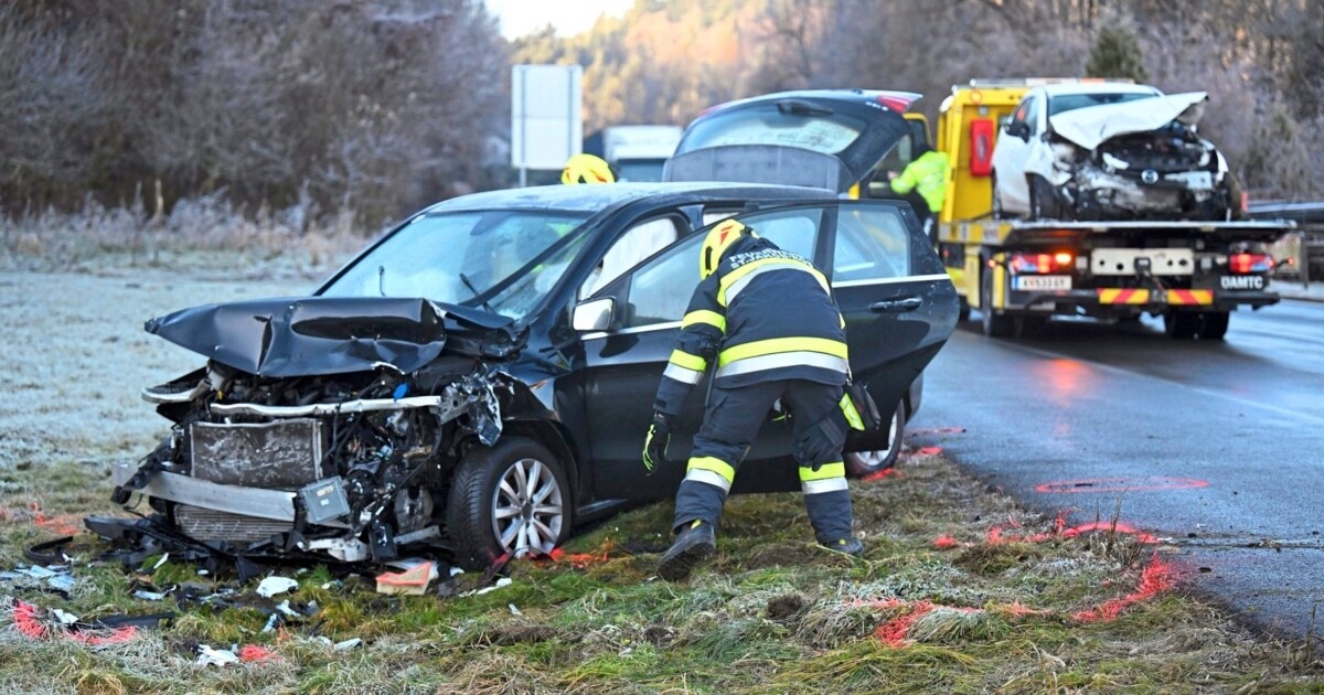 Tragischer Unfall - Pkw-Lenker (84) bei Frontal-Crash verunglückt | krone.at