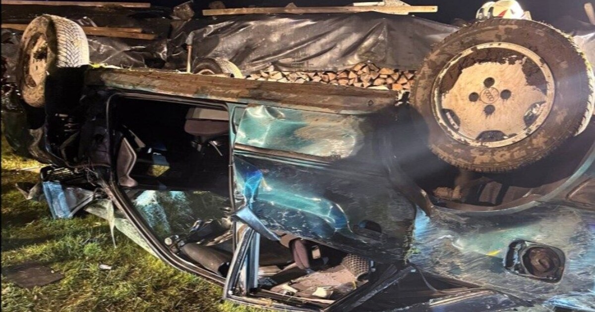 Kontrolle verloren - Südsteirer (17) bei Unfall in Wrack eingeklemmt | krone.at