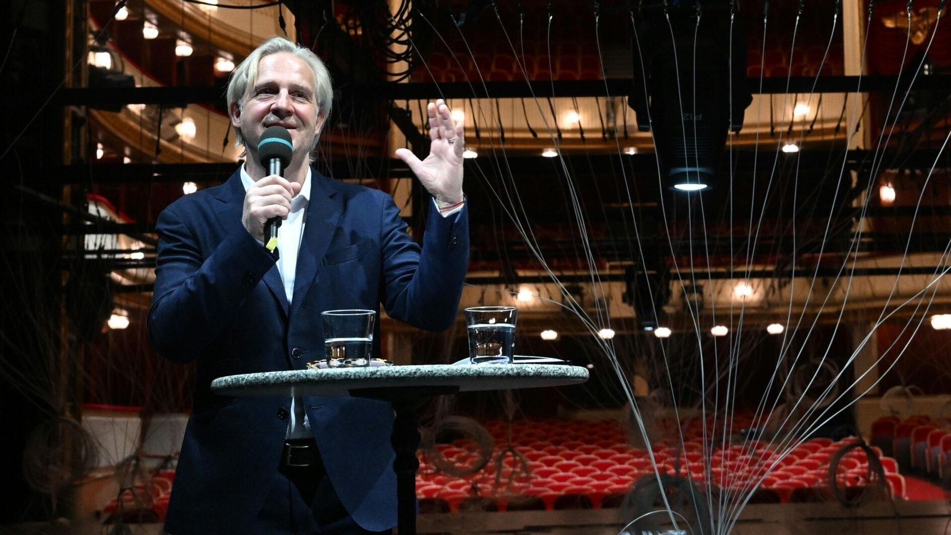Das war Kultur 2024! - Verbannung aus Steffl und „pudernackert“ in ...