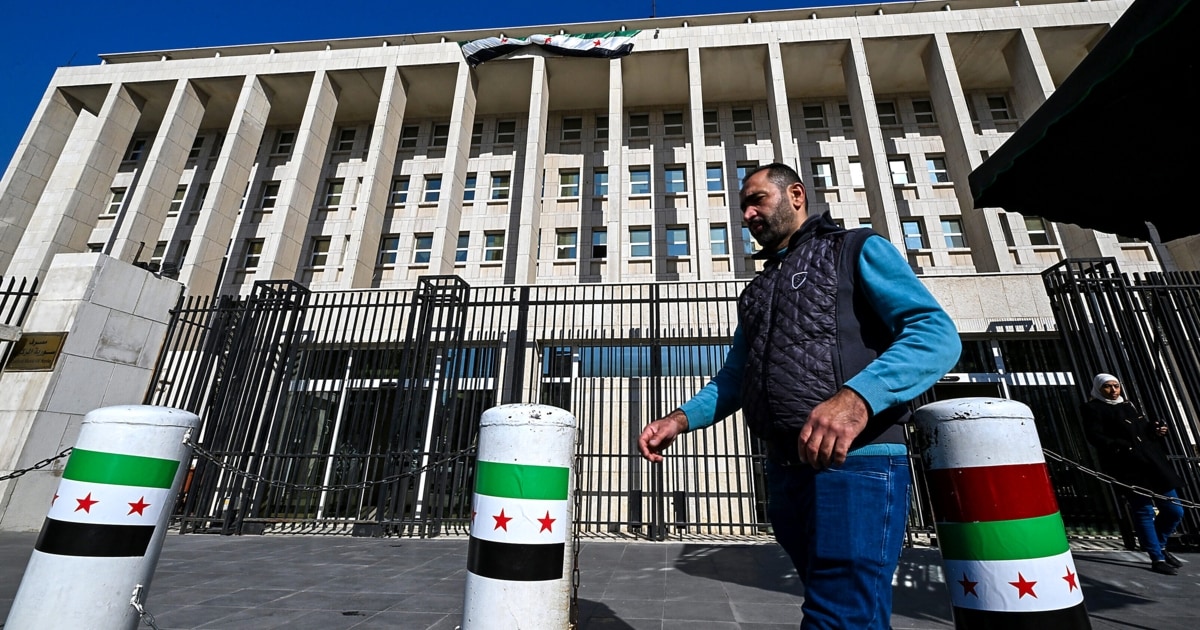 Moderate Islamists - Woman at the head of the Syrian central bank ...