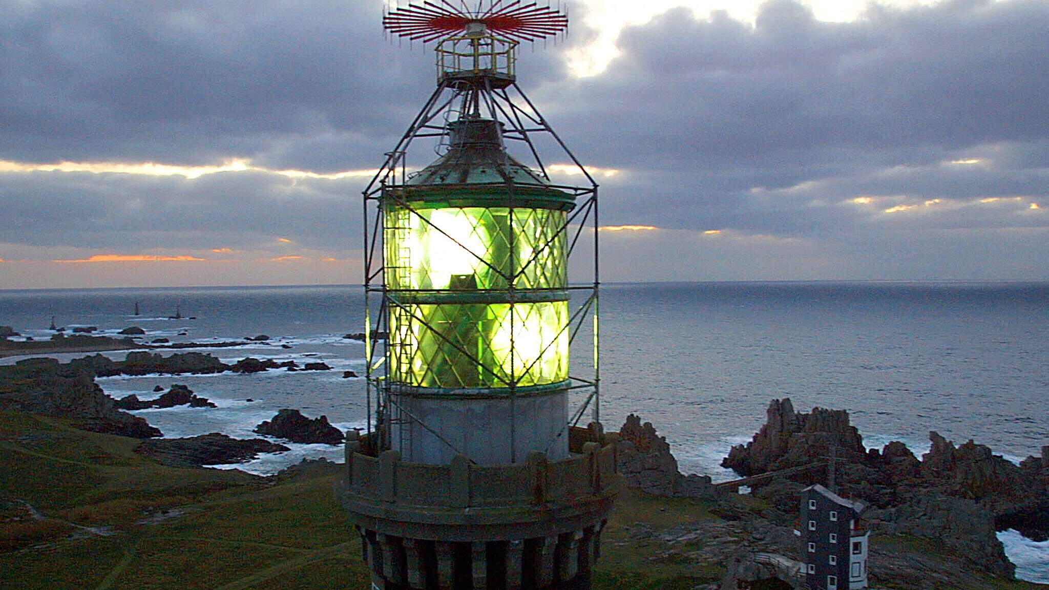 French outraged - Radiance of lighthouse to be reduced | krone.at