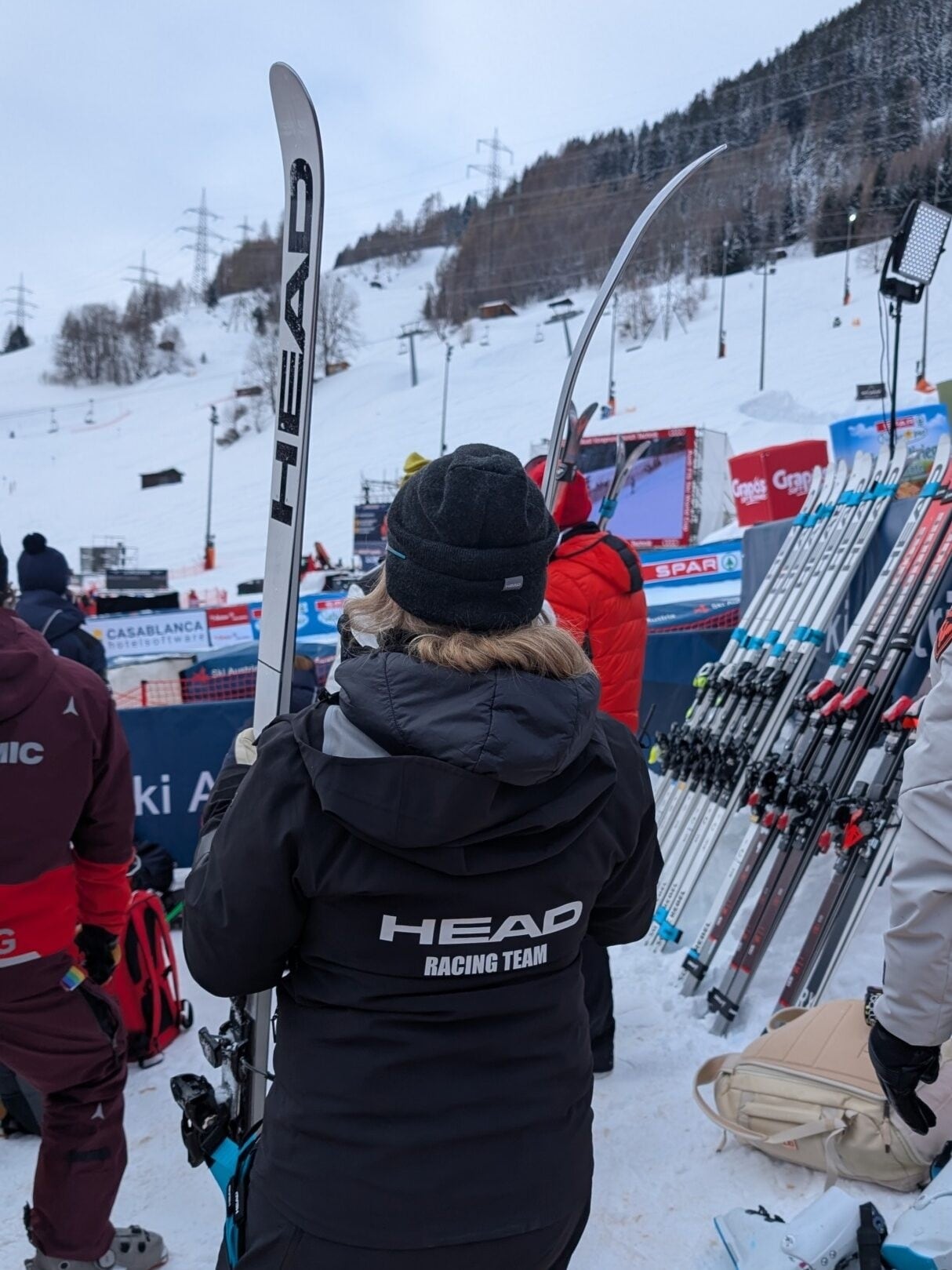 Airbag löste aus - ÖSV-Dame kam im „Eisfall“ mit 109 km/h zu Sturz ...
