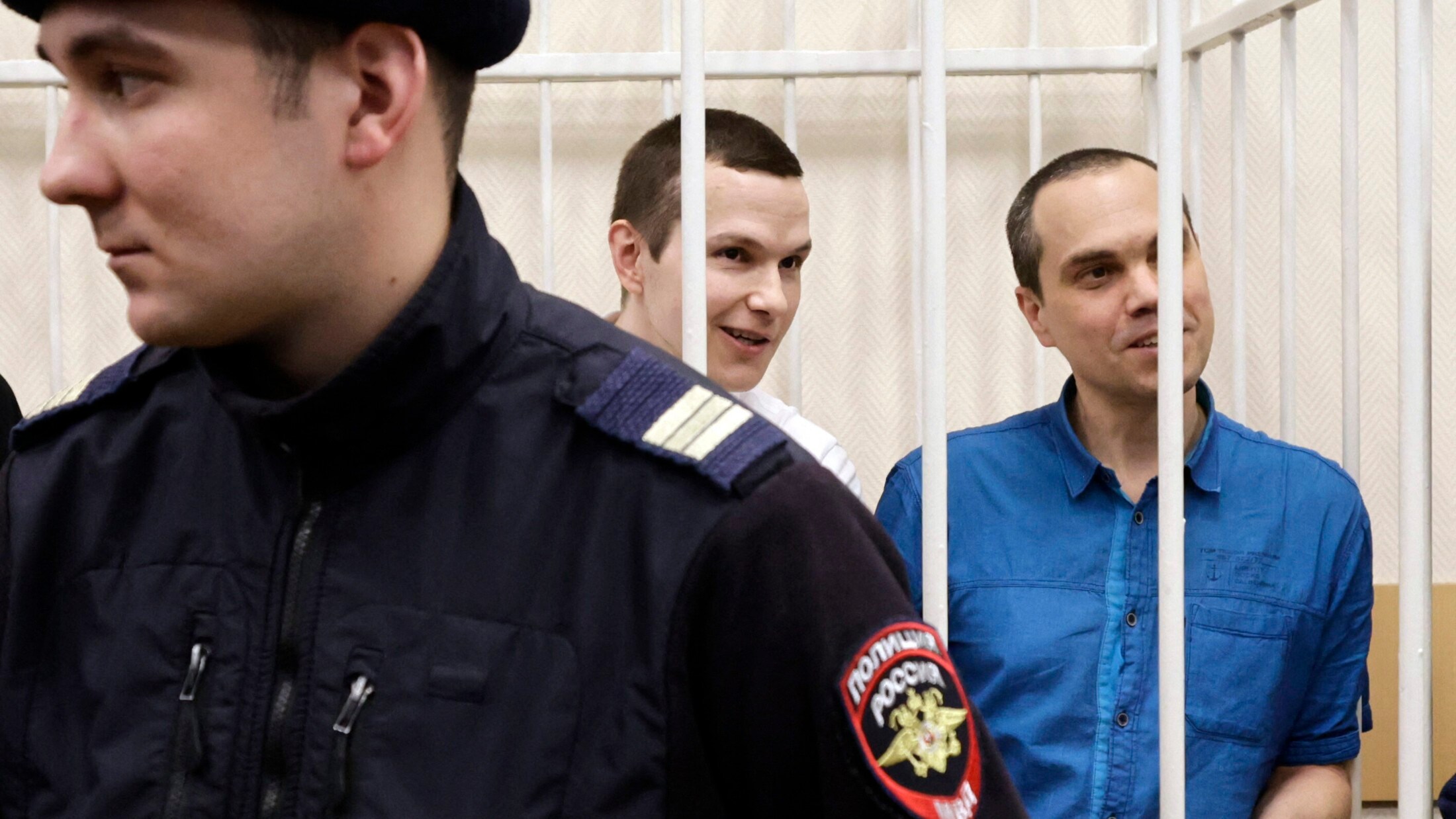 "We are proud of you" - Navalny lawyers sentenced to prison camp | krone.at