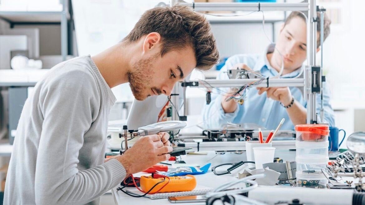 Tag der Bildung - Lehre mit Matura auch in Kärnten bewerben | krone.at