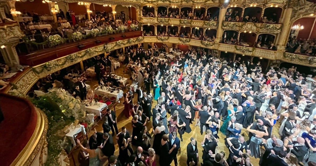 The pictures, the celebrities - “Moonstruck”: guests arrive at the ...