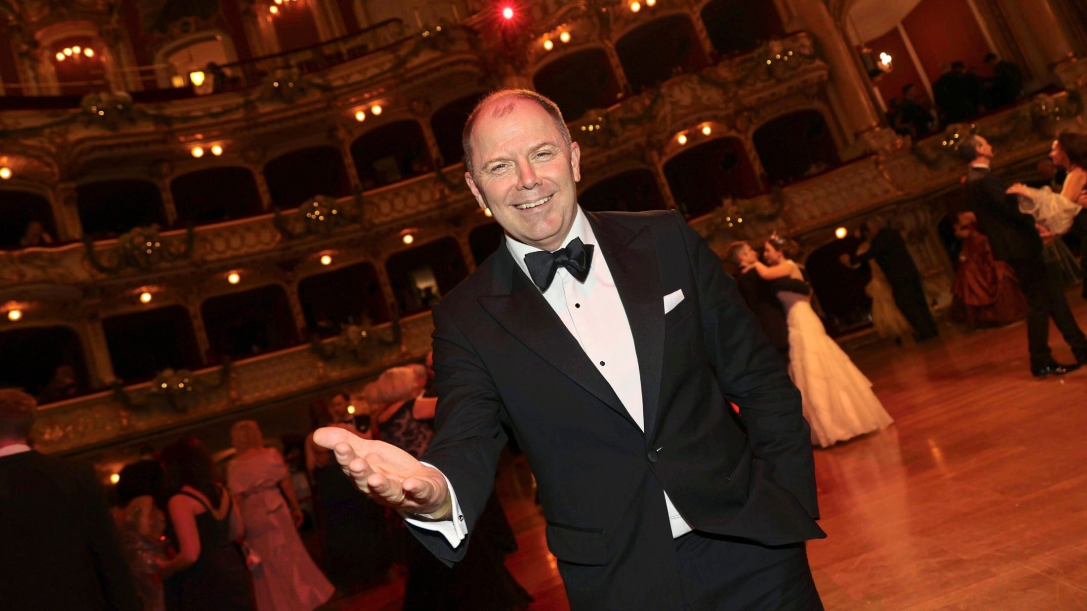 Die Bilder, die Promis - Glanzvolle Redoute: Alles tanzt in der Grazer ...